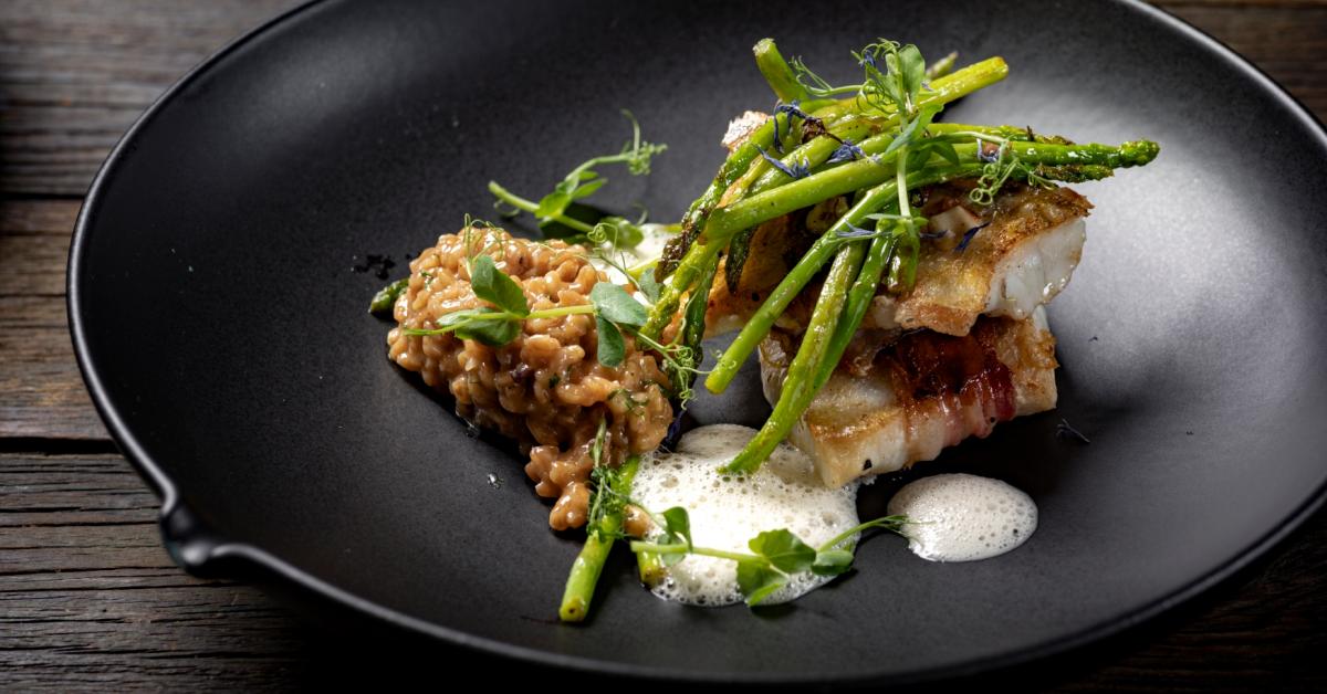 Rezept für Zanderfilet mit bayerischem Risotto und Spargel